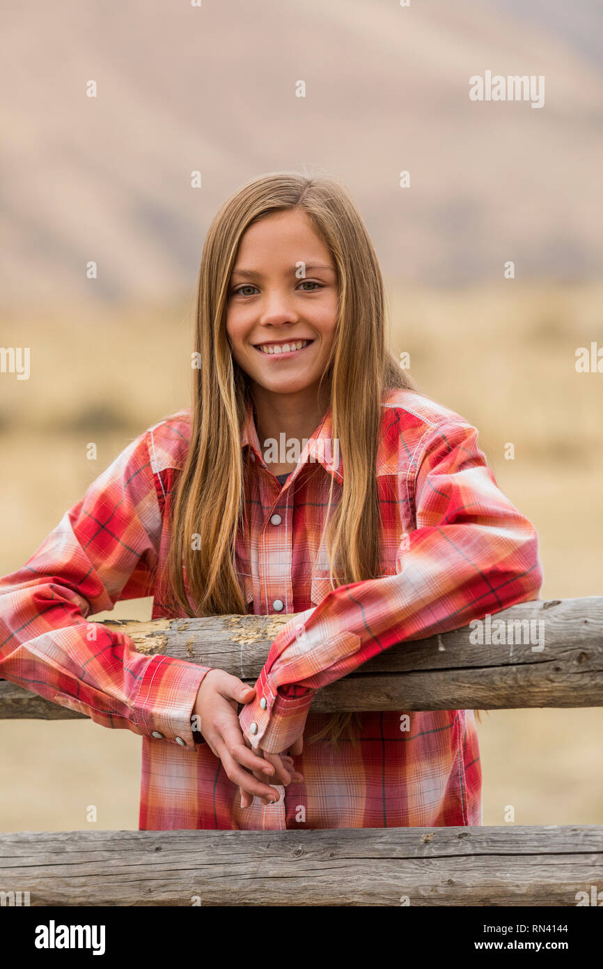 Girls on ranch hi-res stock photography and images - Alamy