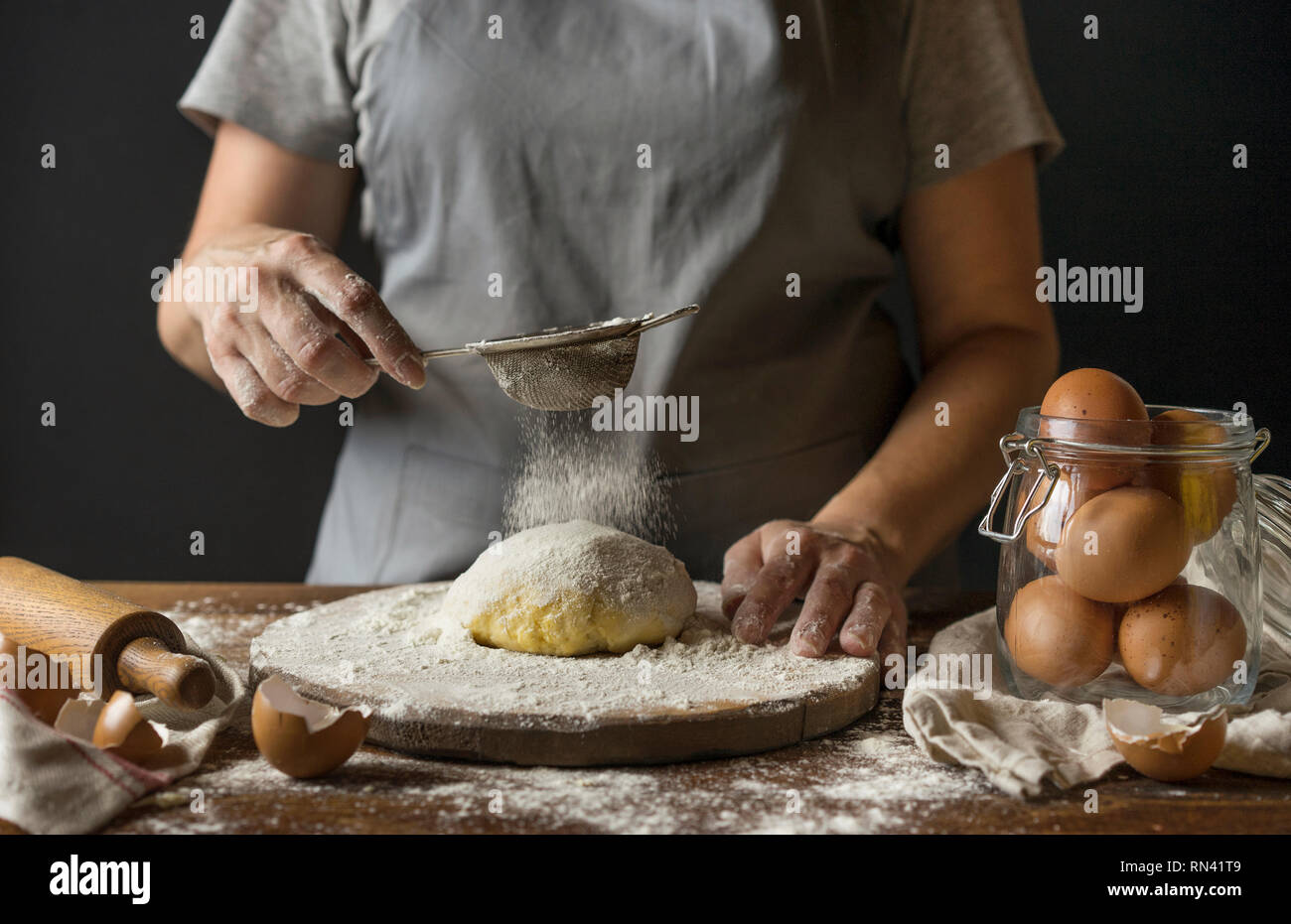 Sifting one hi-res stock photography and images - Alamy