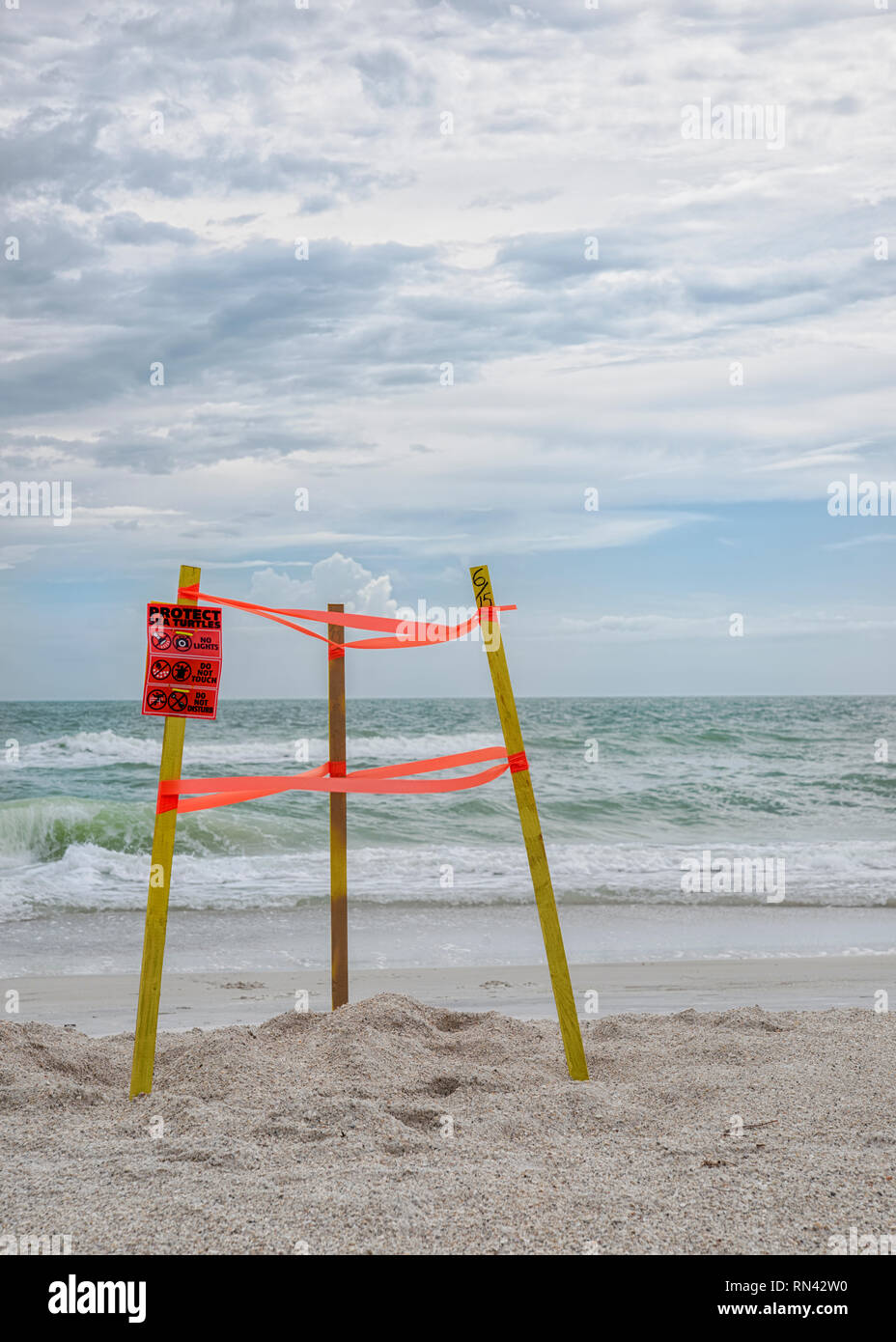 Turtle nesting warning sign hi-res stock photography and images - Alamy