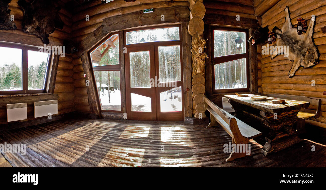 Interior country hunting cottage hi-res stock photography and images ...