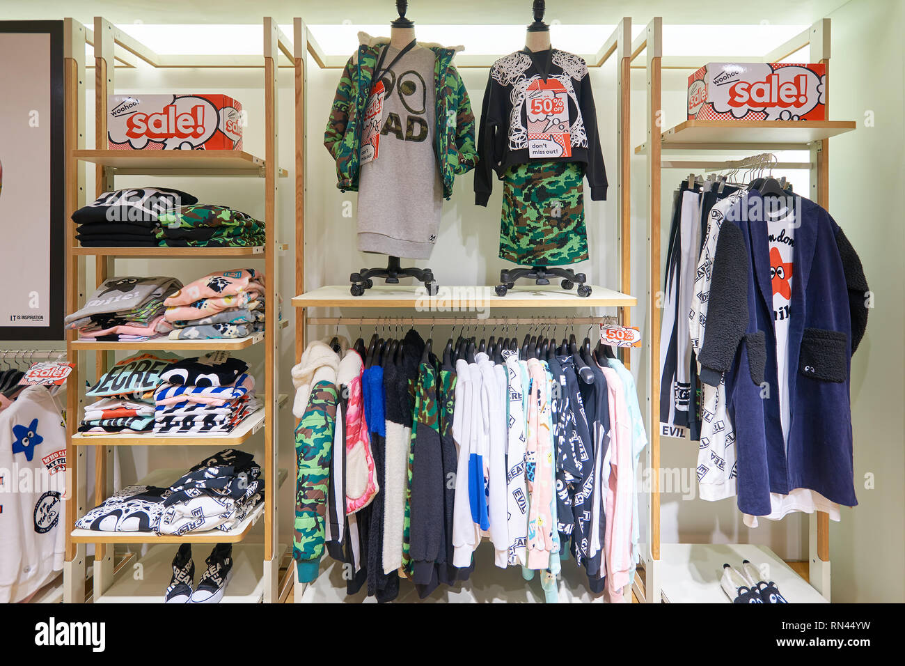 Kk mall hi-res stock photography and images - Alamy