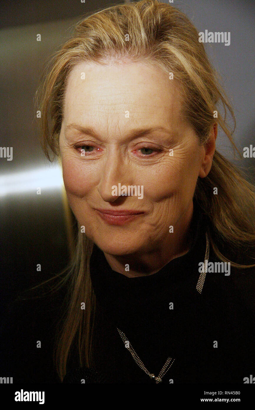 Meryl streep in paris hi-res stock photography and images - Alamy