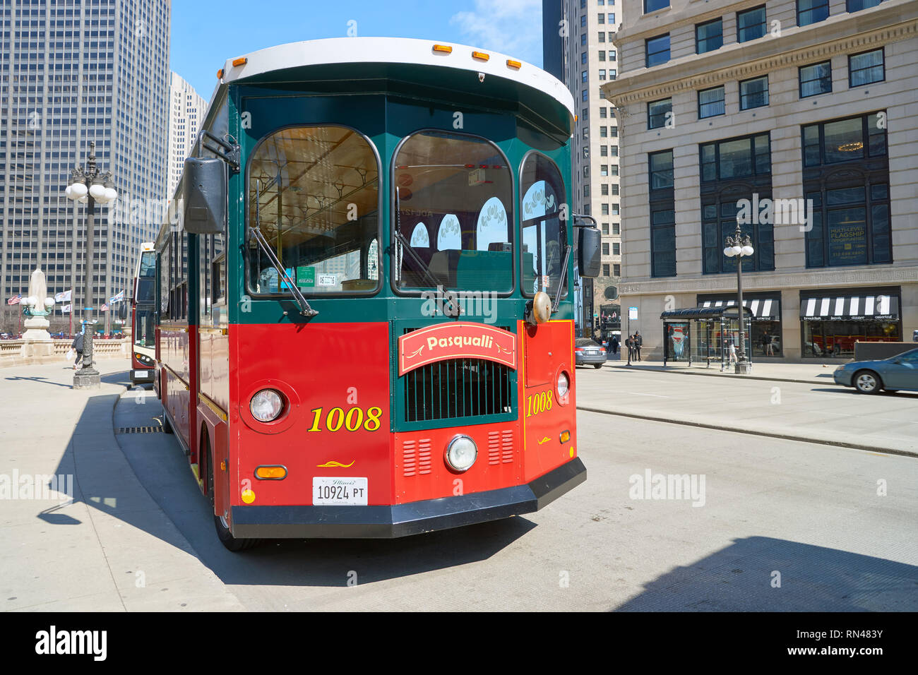 Chicago bus trolley hi-res stock photography and images - Alamy