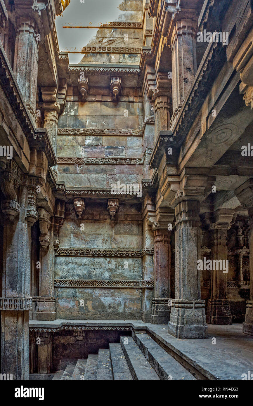 Dada harir ni vav hi-res stock photography and images - Alamy