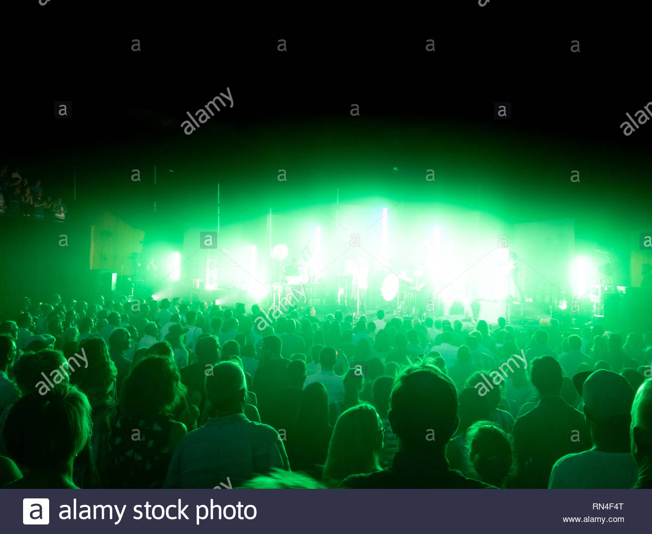 Facing Audience Stock Photos & Facing Audience Stock Images - Alamy