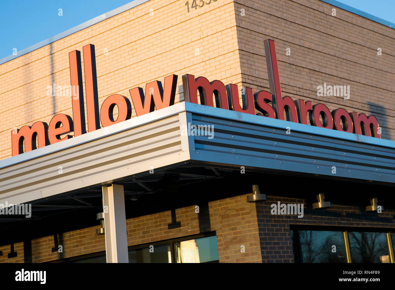 Much mellow hi-res stock photography and images - Alamy