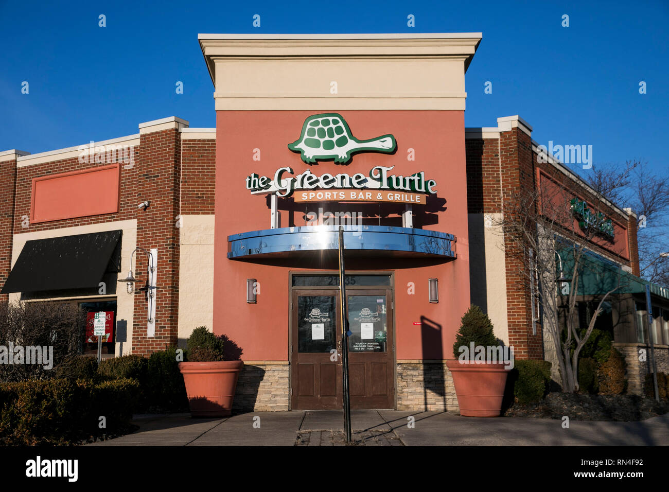 Turtle logo hi-res stock photography and images - Alamy