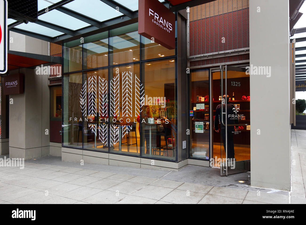 1325 first ave hi-res stock photography and images - Alamy