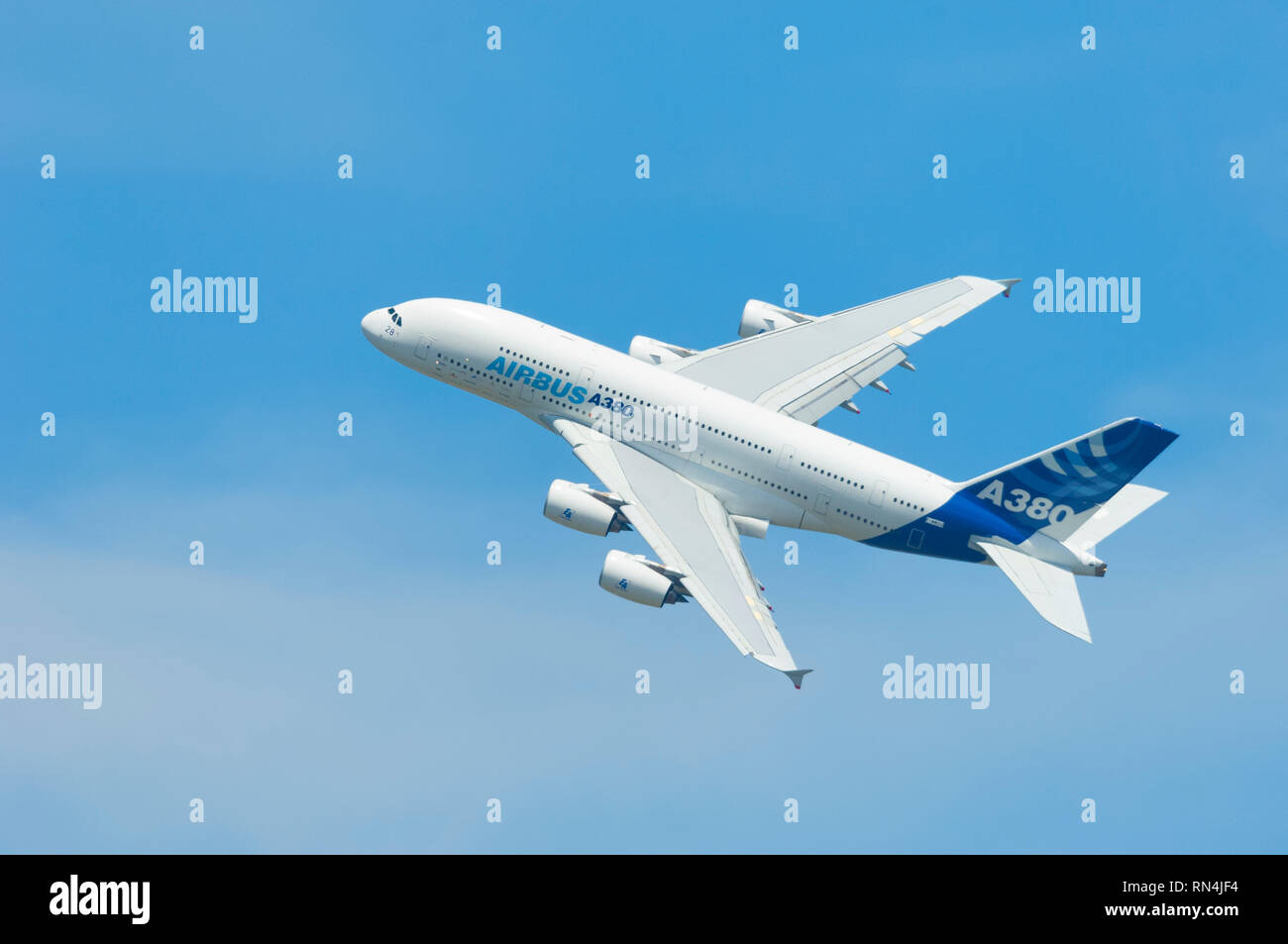 Airbus 380 side view hi-res stock photography and images - Alamy