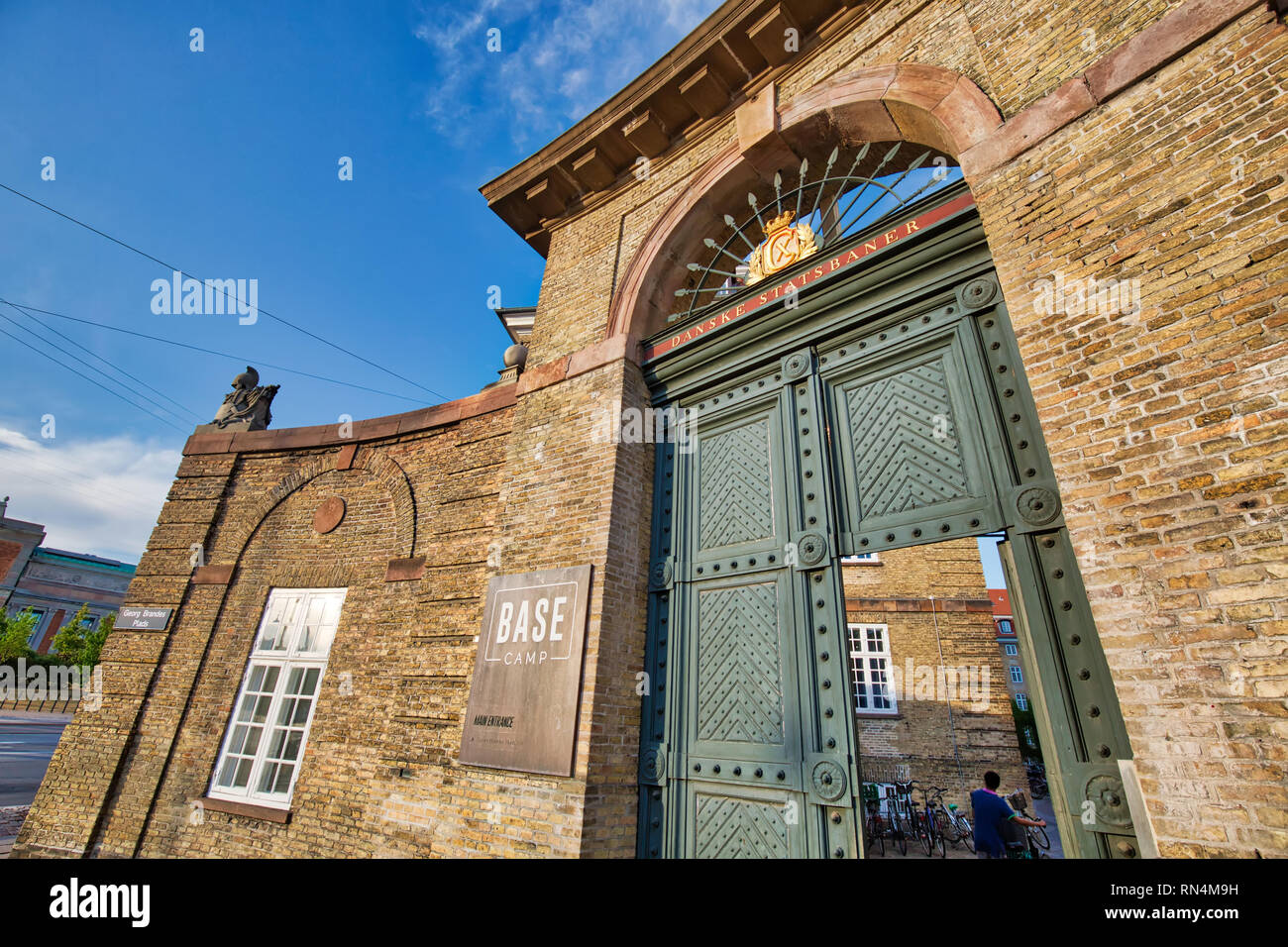 Modern student accommodation room hi-res stock photography and images ...