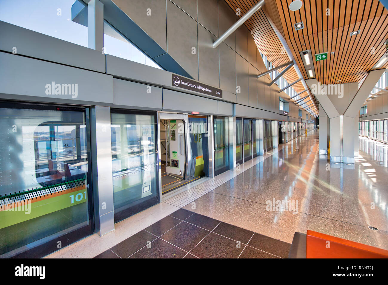 Toronto pearson airport sky hi-res stock photography and images - Alamy