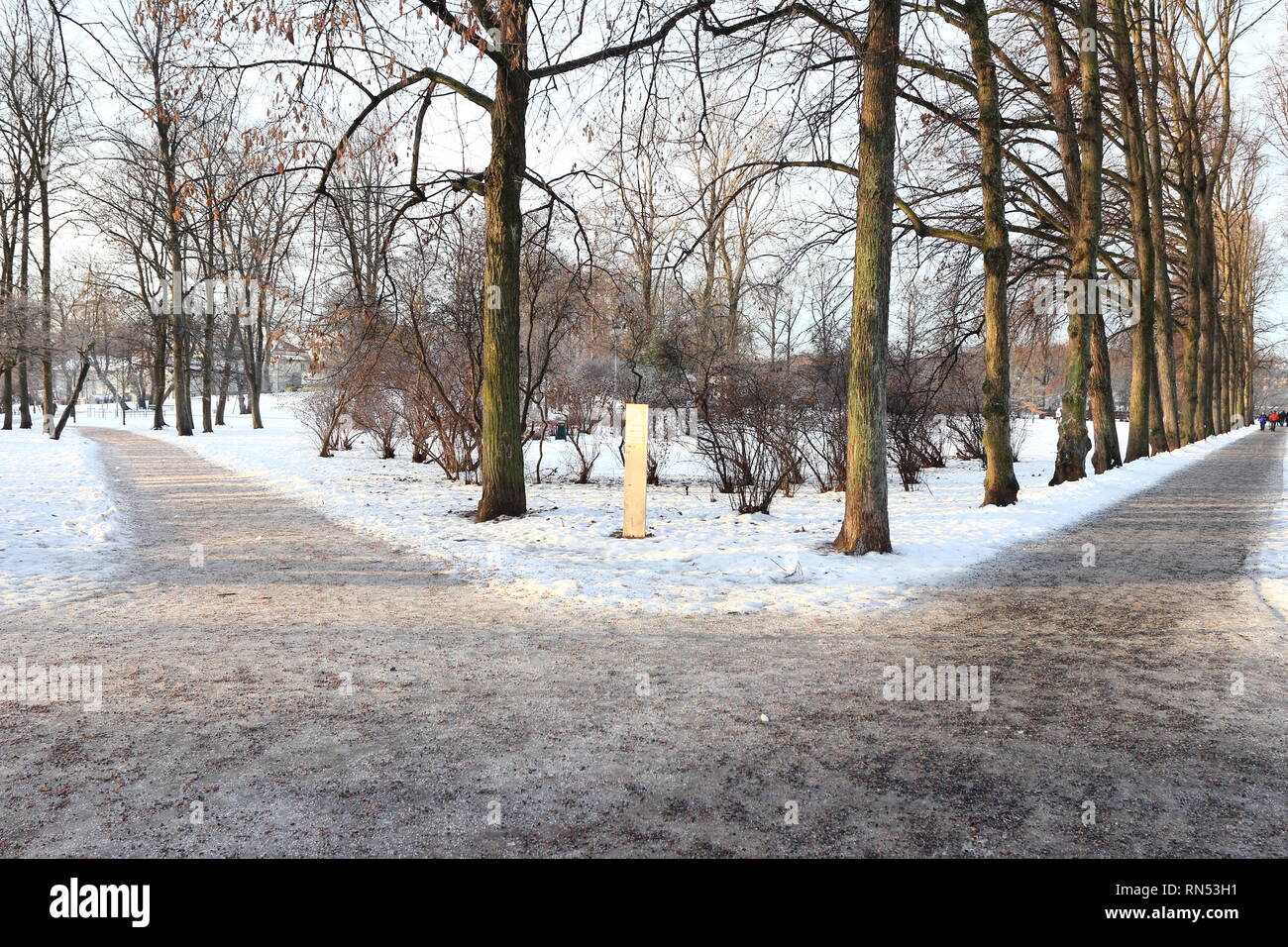 Snowy walkway hi-res stock photography and images - Alamy