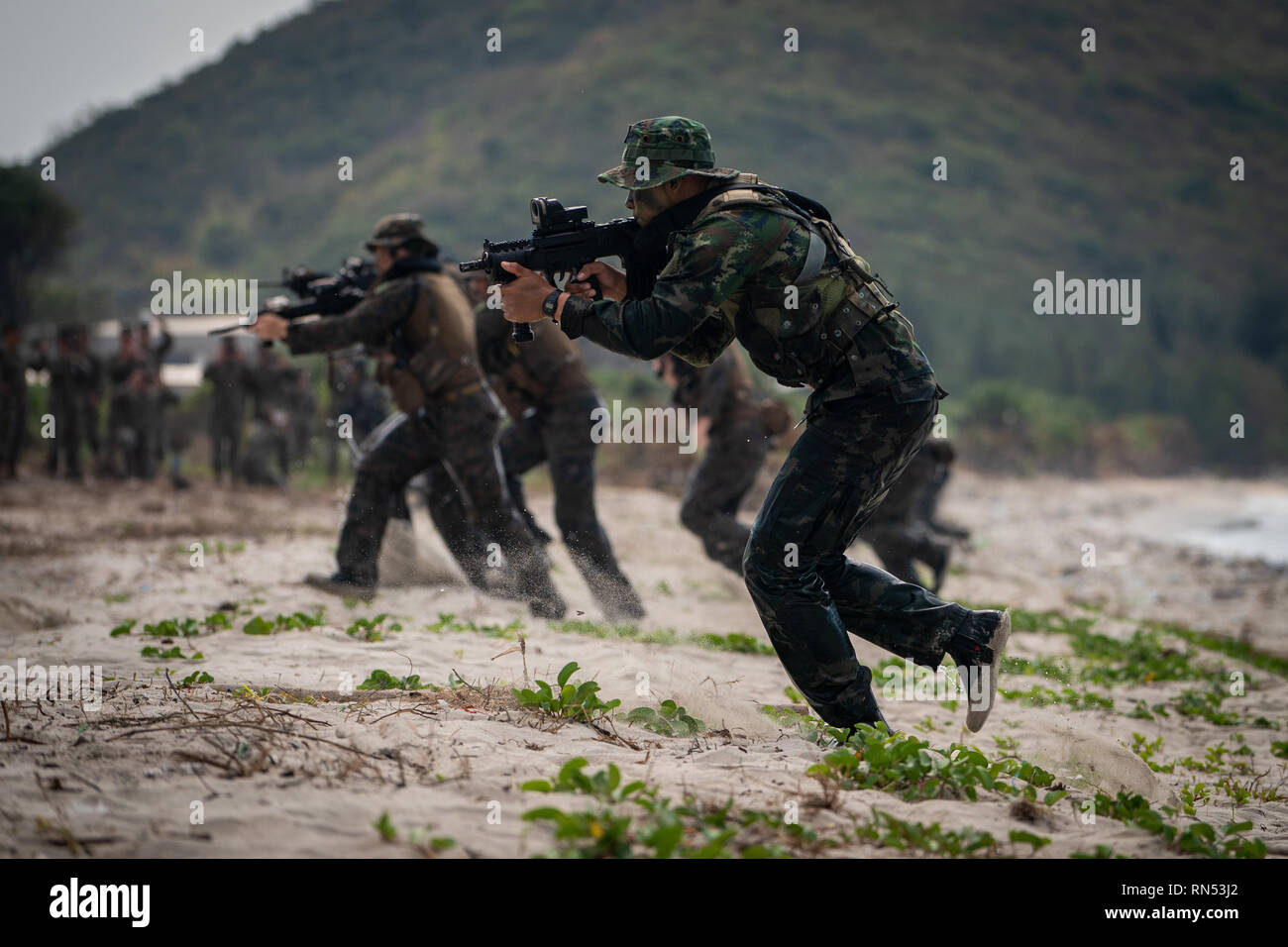 Royal Thai, Republic of Korea and U.S. reconnaissance Marines storm a ...