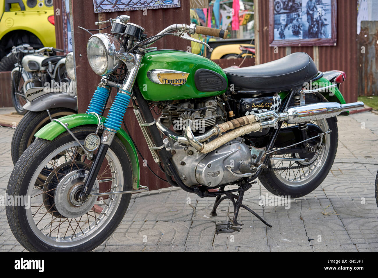 Triumph TR6 Trophy models were the motorcycles used during the chase ...