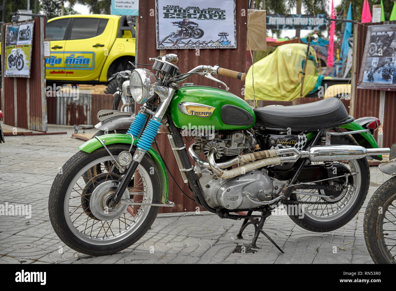 Triumph TR6 Trophy models were the motorcycles used during the chase ...