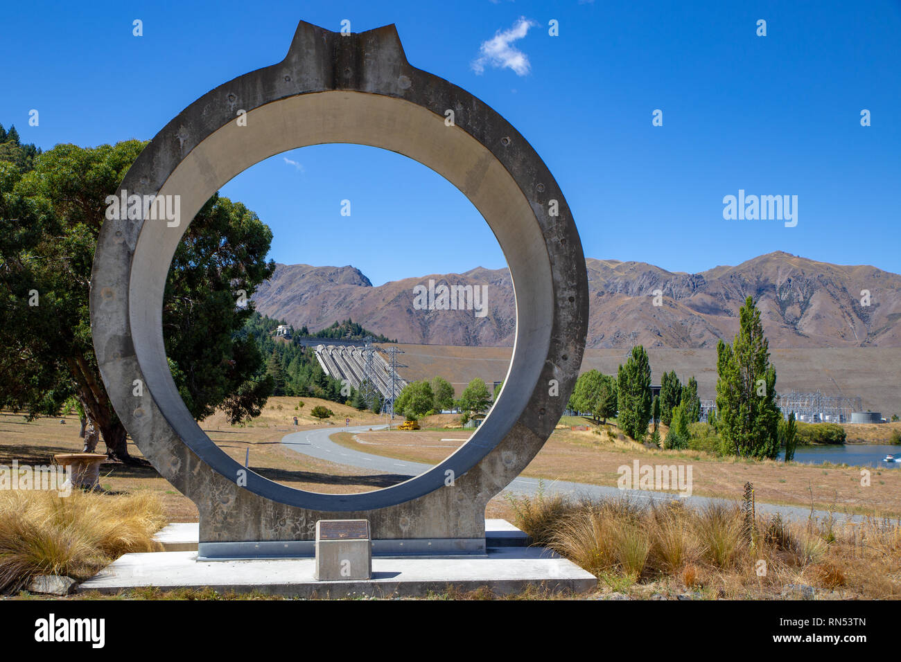 Hydroelectric station dam new zealand hi-res stock photography and ...