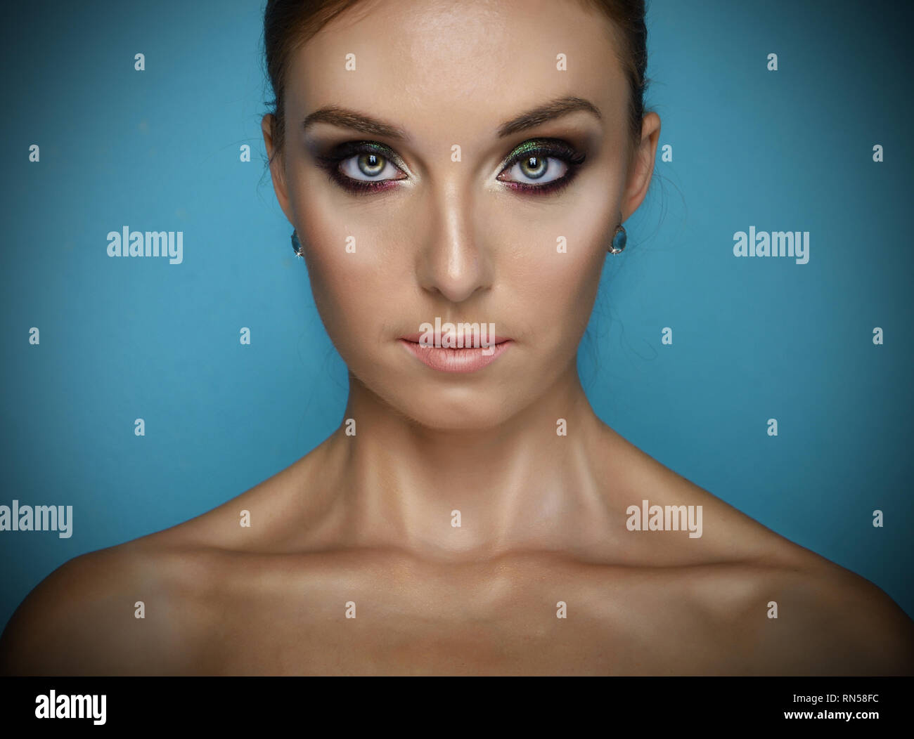 Straight model hi-res stock photography and images - Alamy