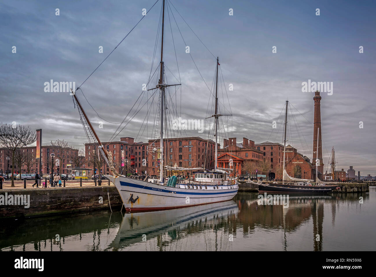 Sailing ships hi-res stock photography and images - Alamy