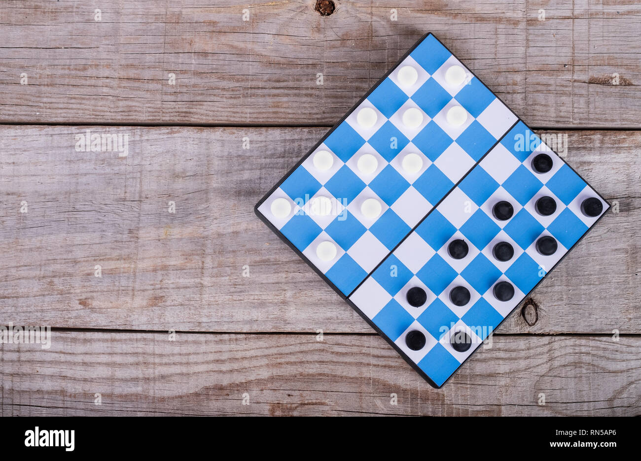 Child board game competition hi-res stock photography and images - Alamy