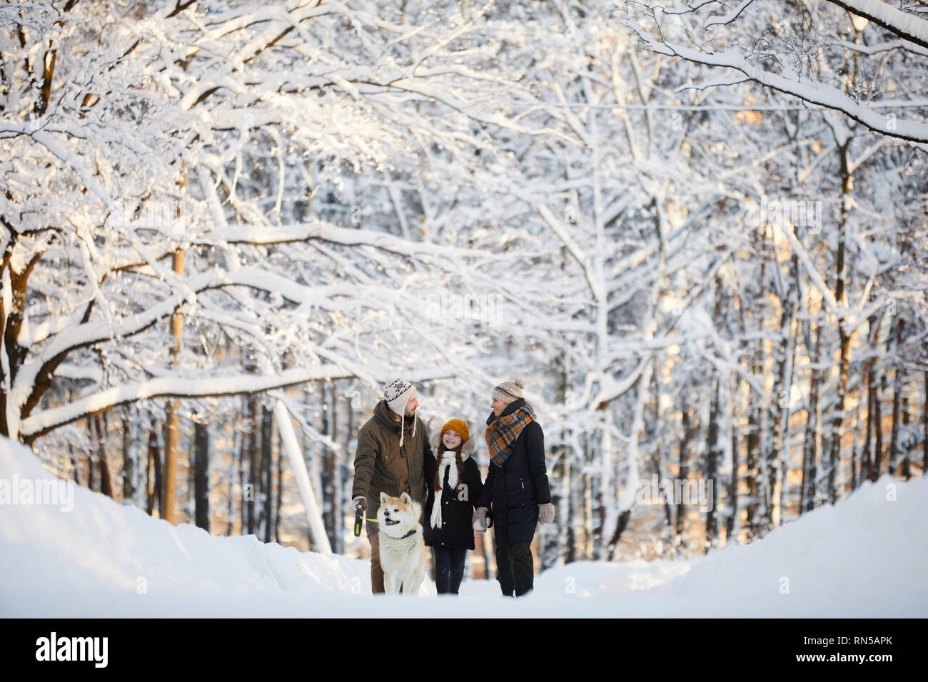 Family enjoying walk hi-res stock photography and images - Alamy