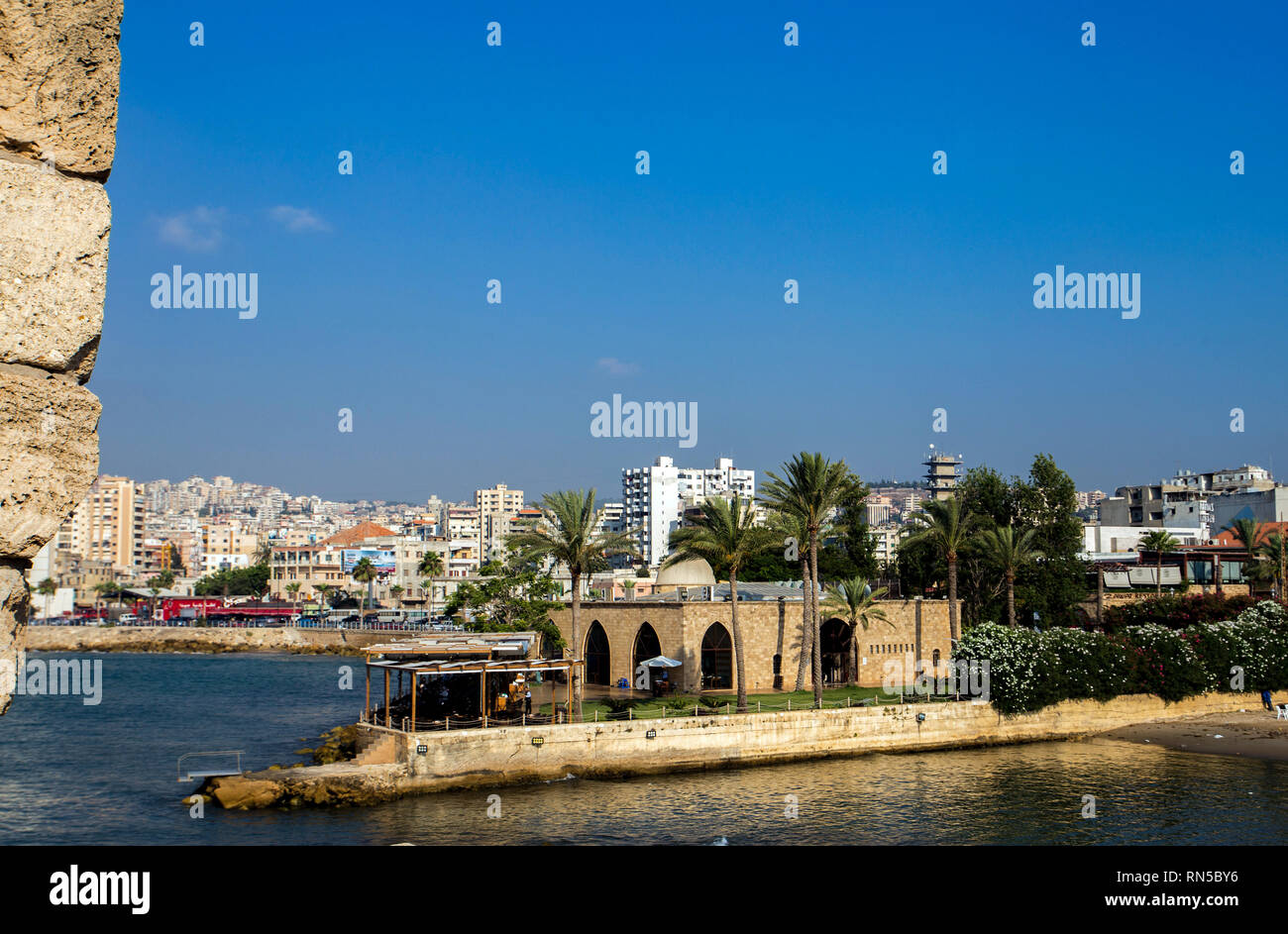 Canons in front of castle hi-res stock photography and images - Alamy