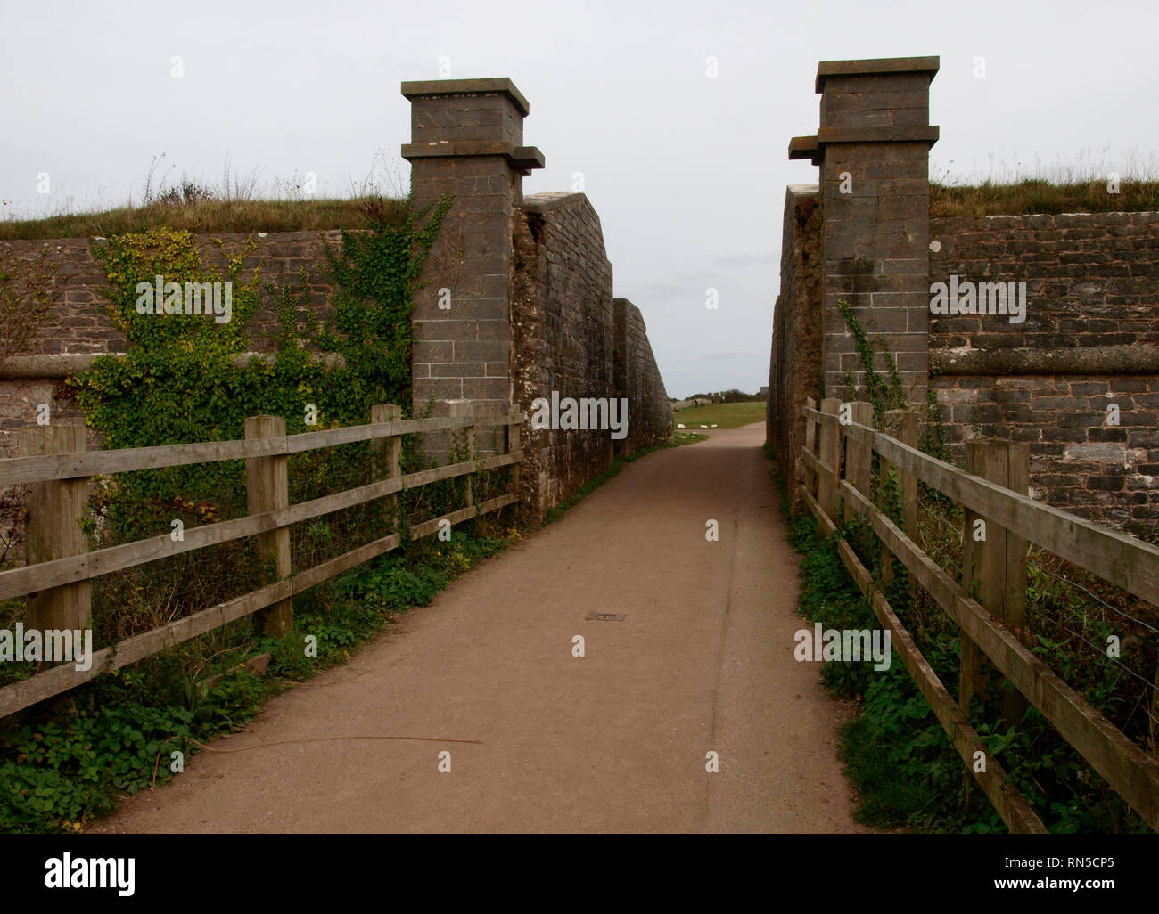Head entrance hi-res stock photography and images - Alamy