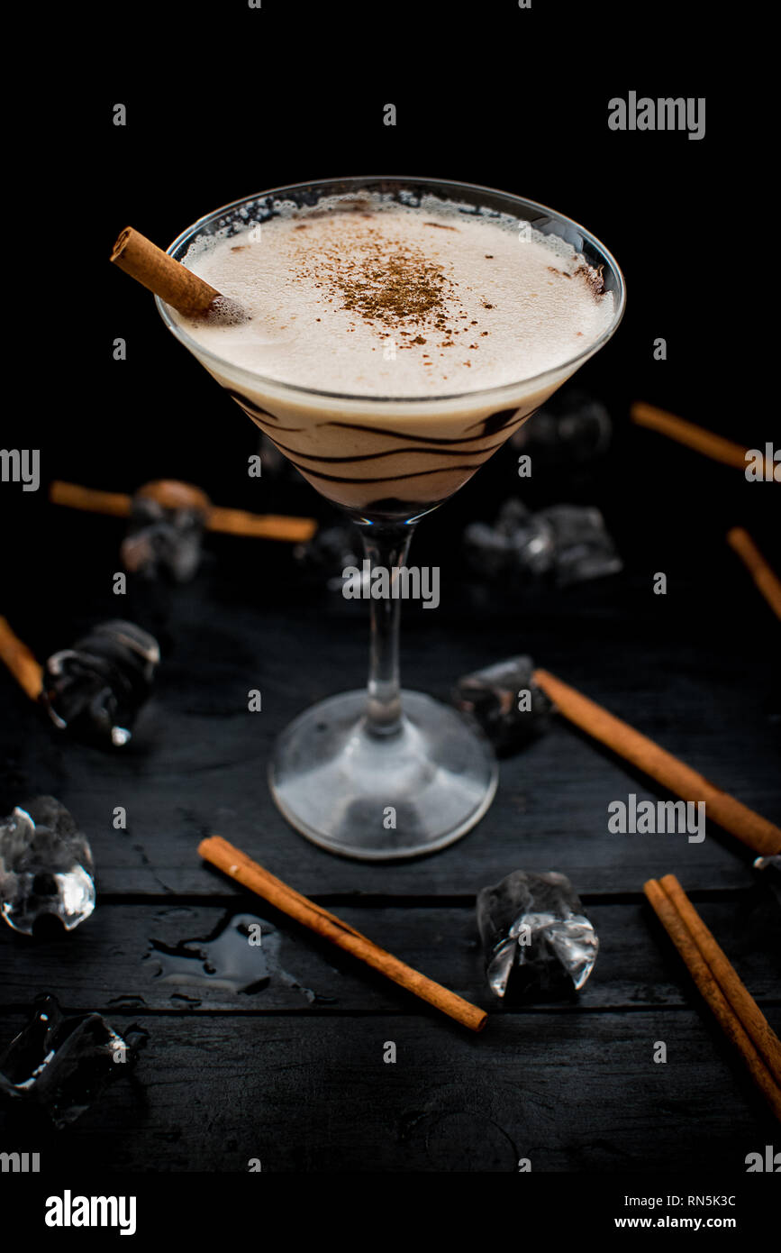 Cream cocktail hi-res stock photography and images - Alamy