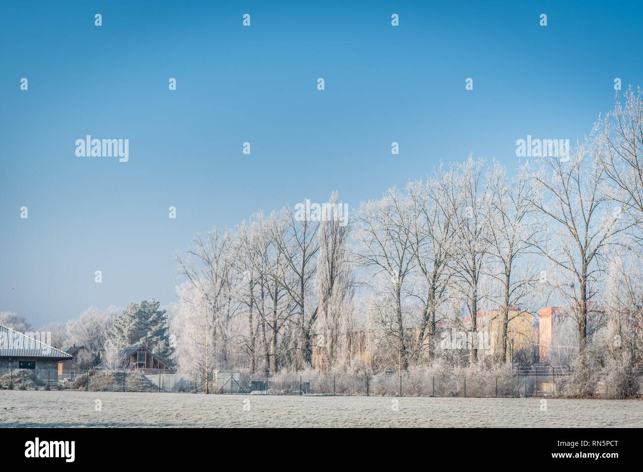 Freezing day hi-res stock photography and images - Alamy