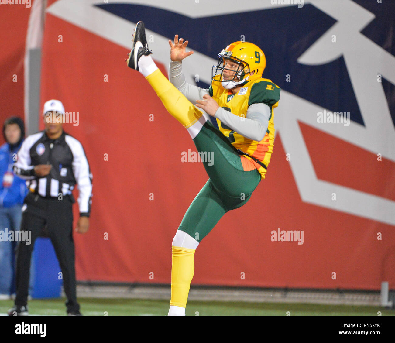 Memphis, TN, USA. 16th Feb, 2019. Arizona Hotshots punter, Jeff Locke ...