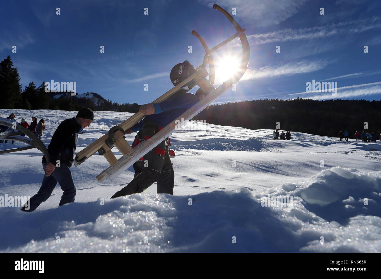Bad Hindelang, Germany. 17th Feb, 2019. Participants of the ...