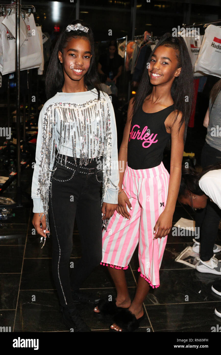 Dlila star combs hi-res stock photography and images - Alamy