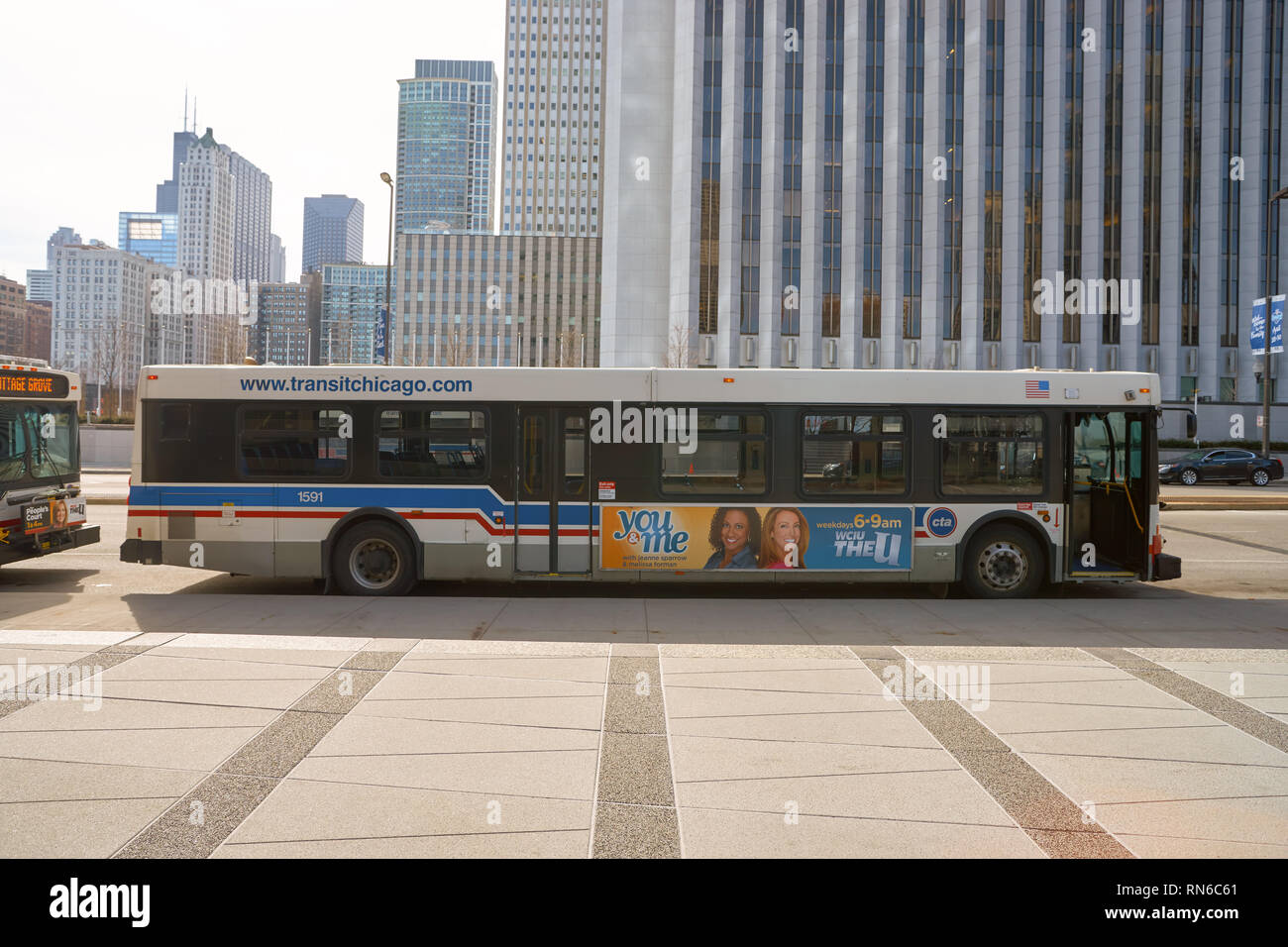 Cta bus chicago hi-res stock photography and images - Alamy