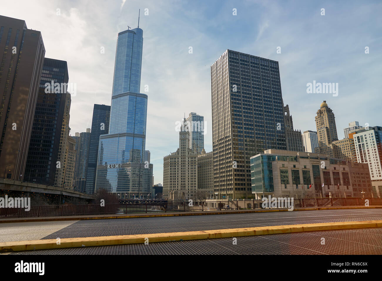CHICAGO, IL - CIRCA MARCH, 2016: Chicago downtown in the daytime ...