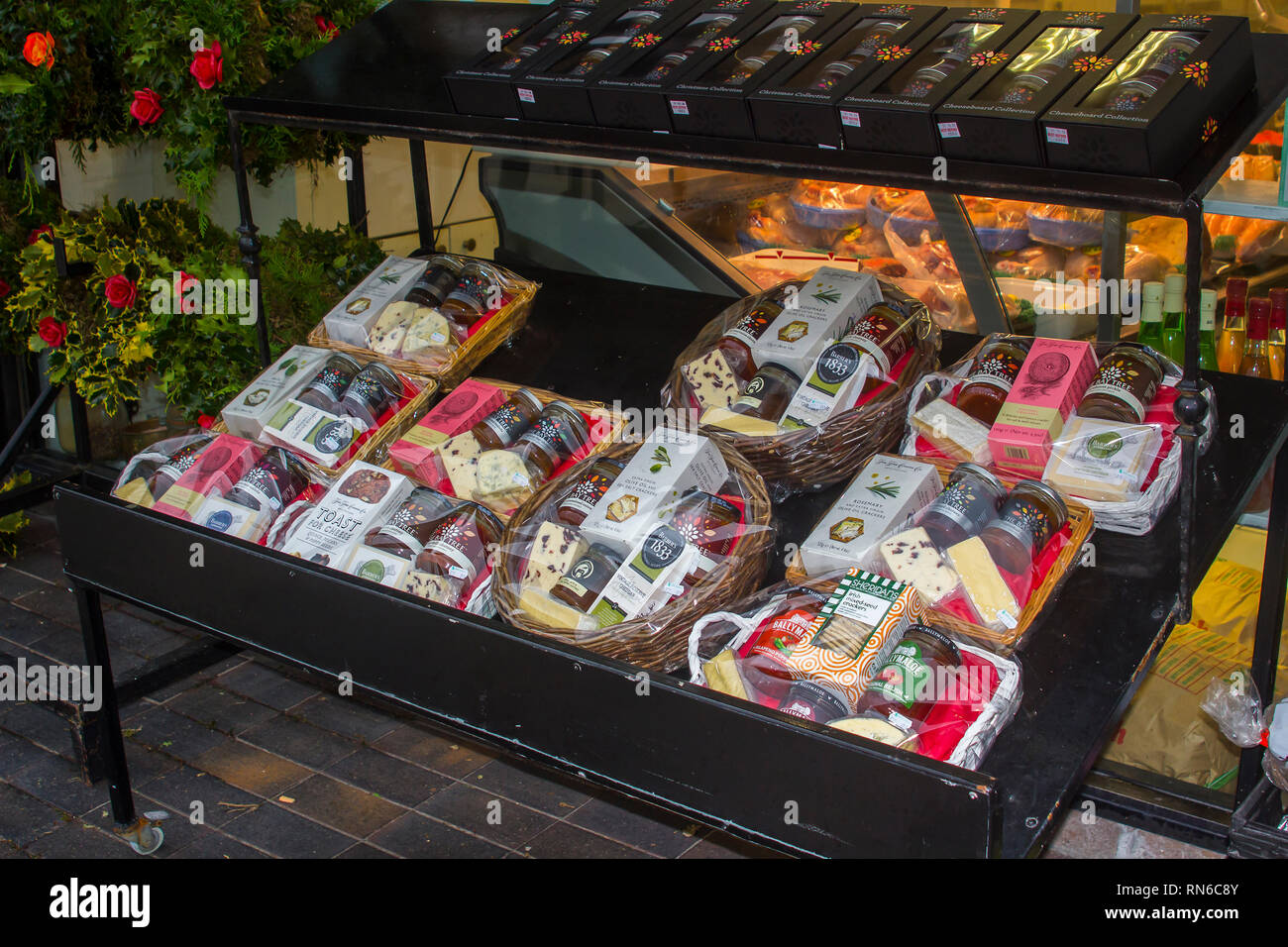 Cellophane wrap hi-res stock photography and images - Alamy