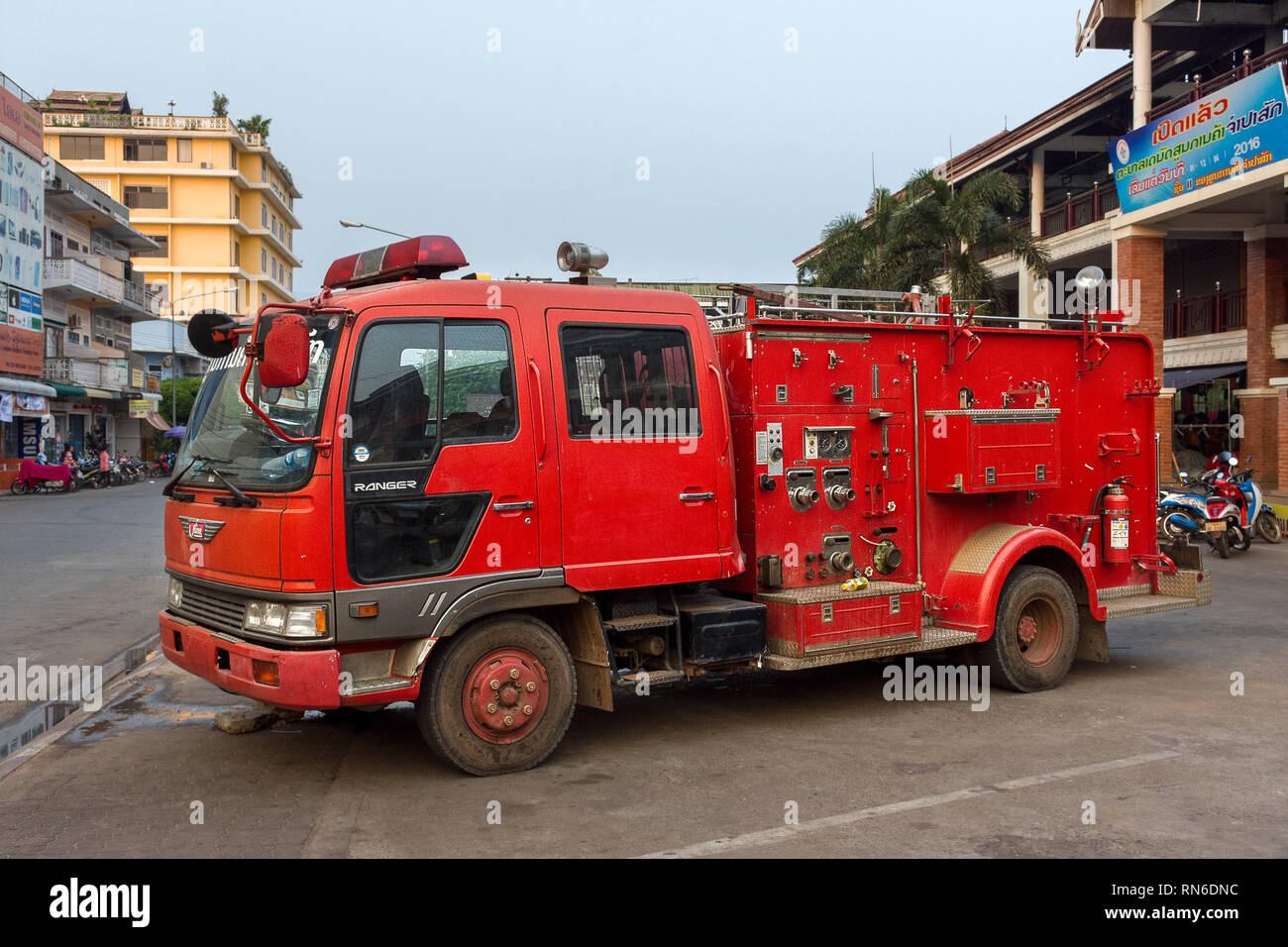 Fire engine red hi-res stock photography and images - Alamy