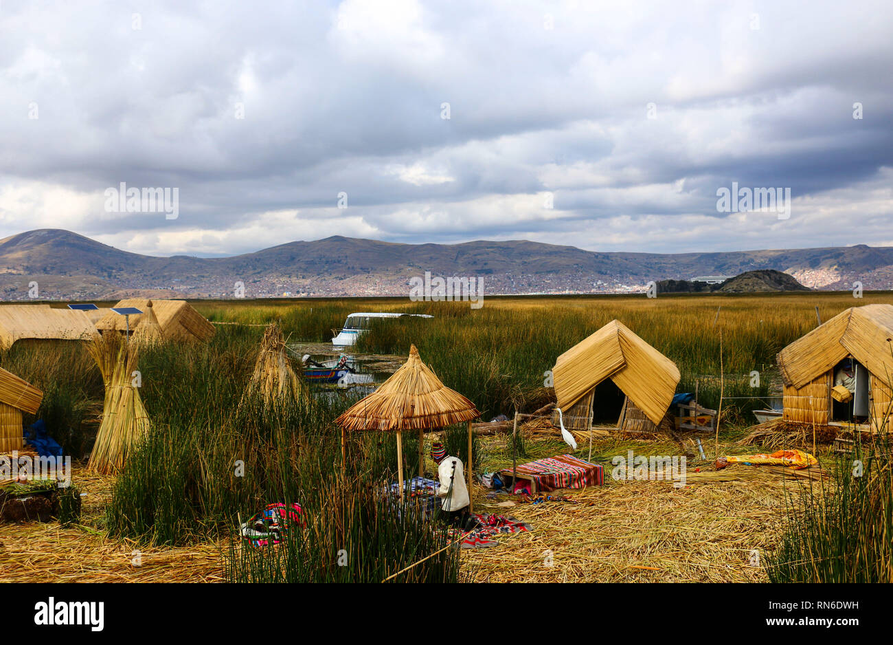 Traditional reed house on floating hi-res stock photography and images ...