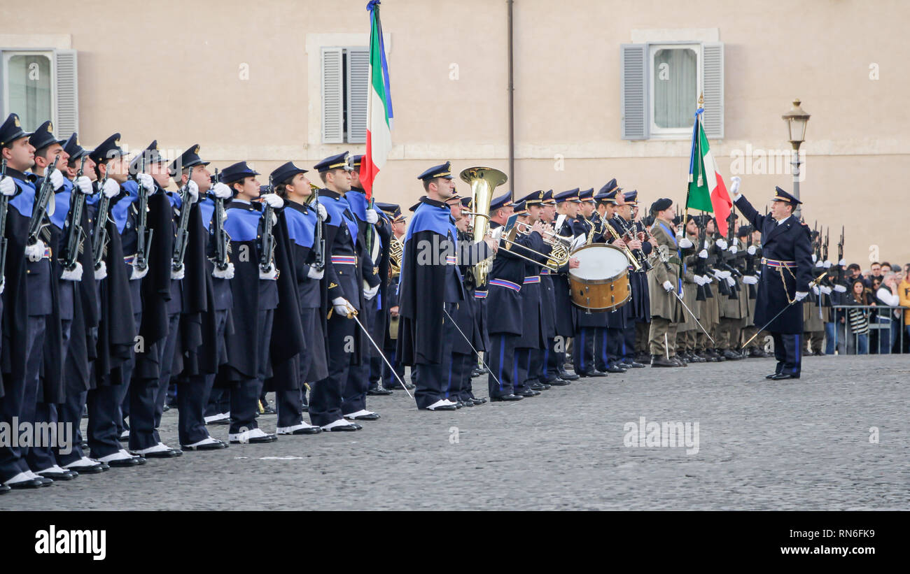 Roman army marching historical hi-res stock photography and images - Alamy