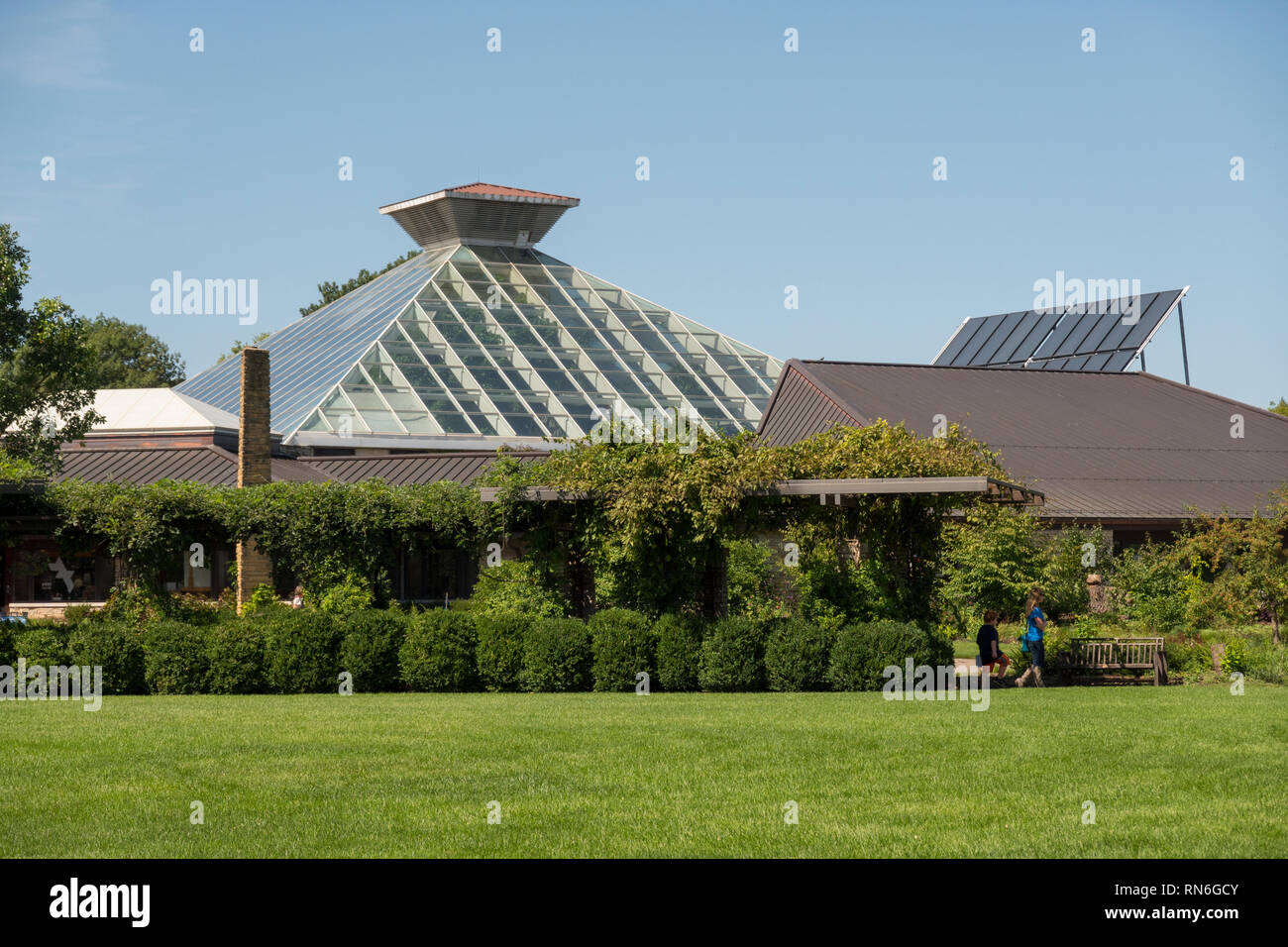 Olbrich botanical gardens hi-res stock photography and images - Alamy
