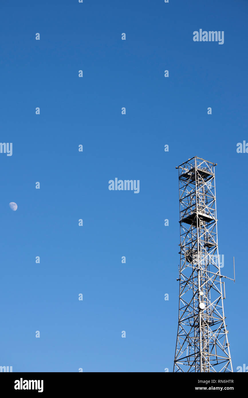 Phone mast on farm hi-res stock photography and images - Alamy