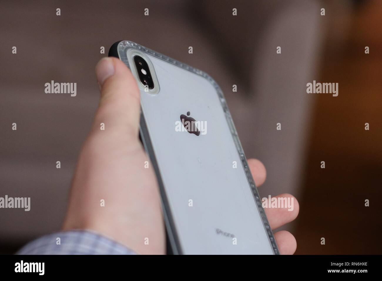 Iphone xs max hi-res stock photography and images - Alamy