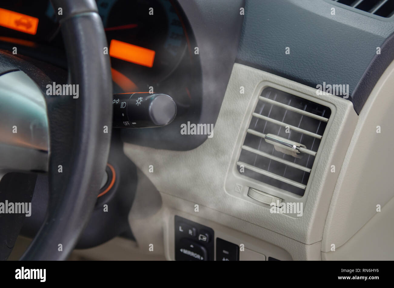 Car cabin temperature hi-res stock photography and images - Alamy