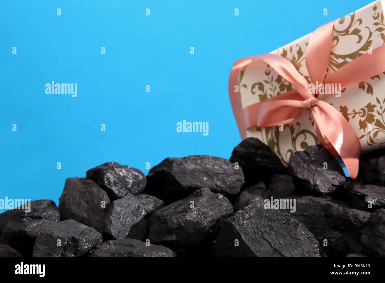 Coal package hi-res stock photography and images - Alamy