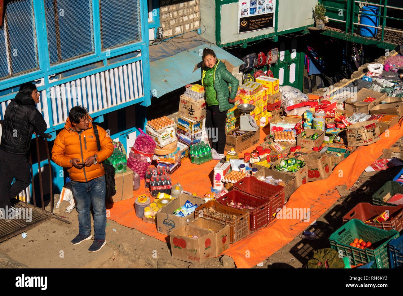 Namche bazaar market hi-res stock photography and images - Alamy