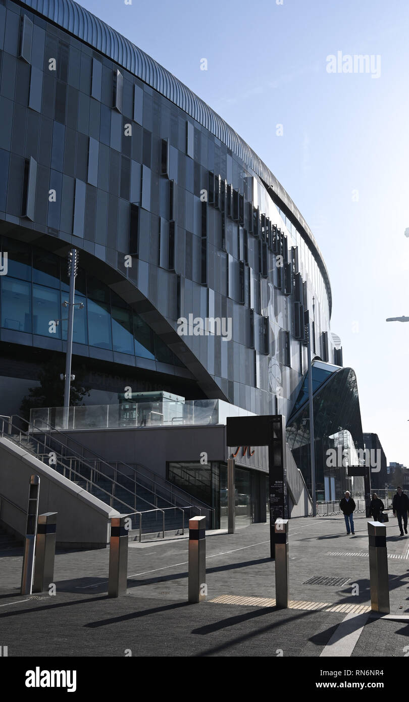 Tottenham hotspur stadium above hi-res stock photography and images - Alamy