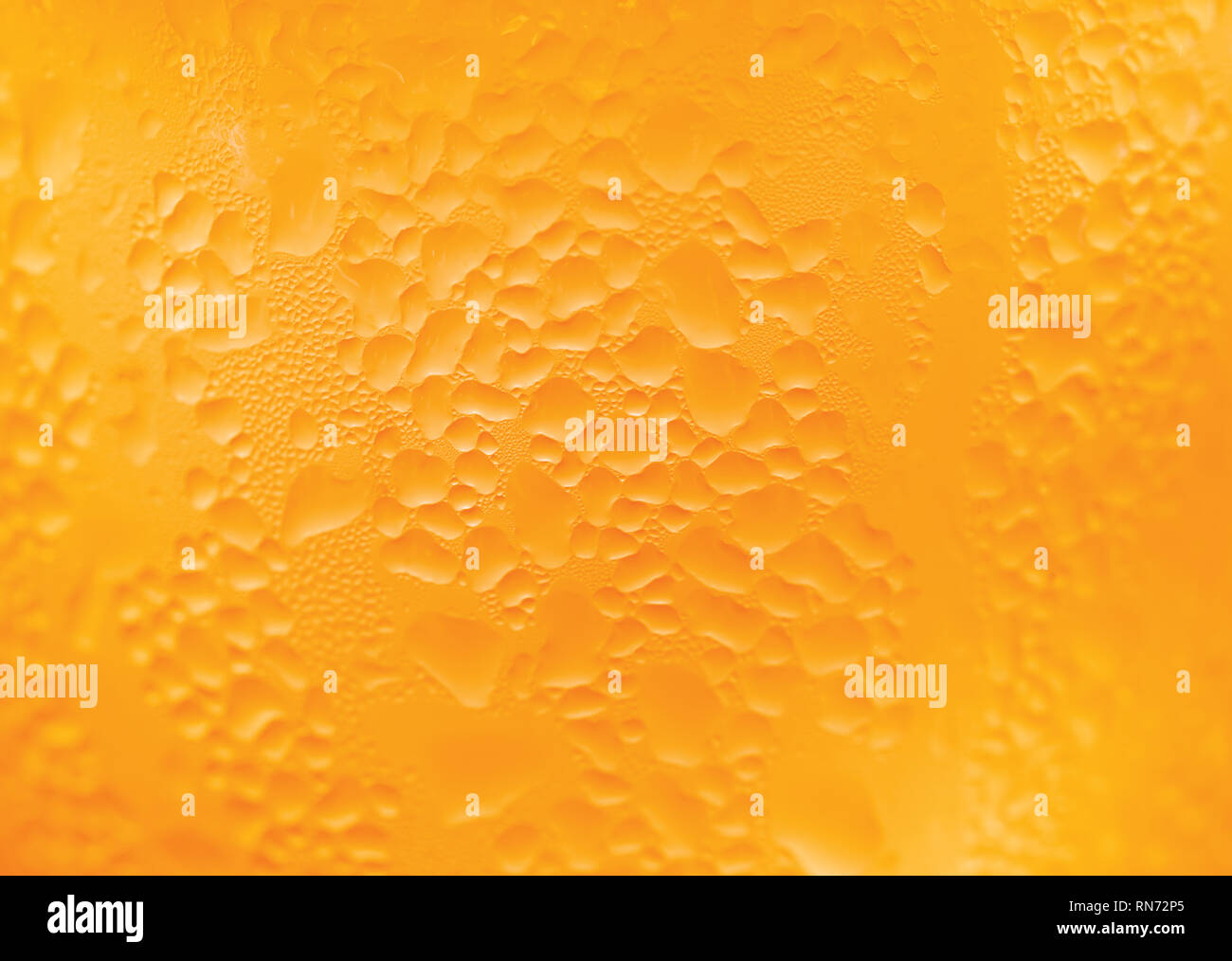 Drops of liquid hi-res stock photography and images - Alamy