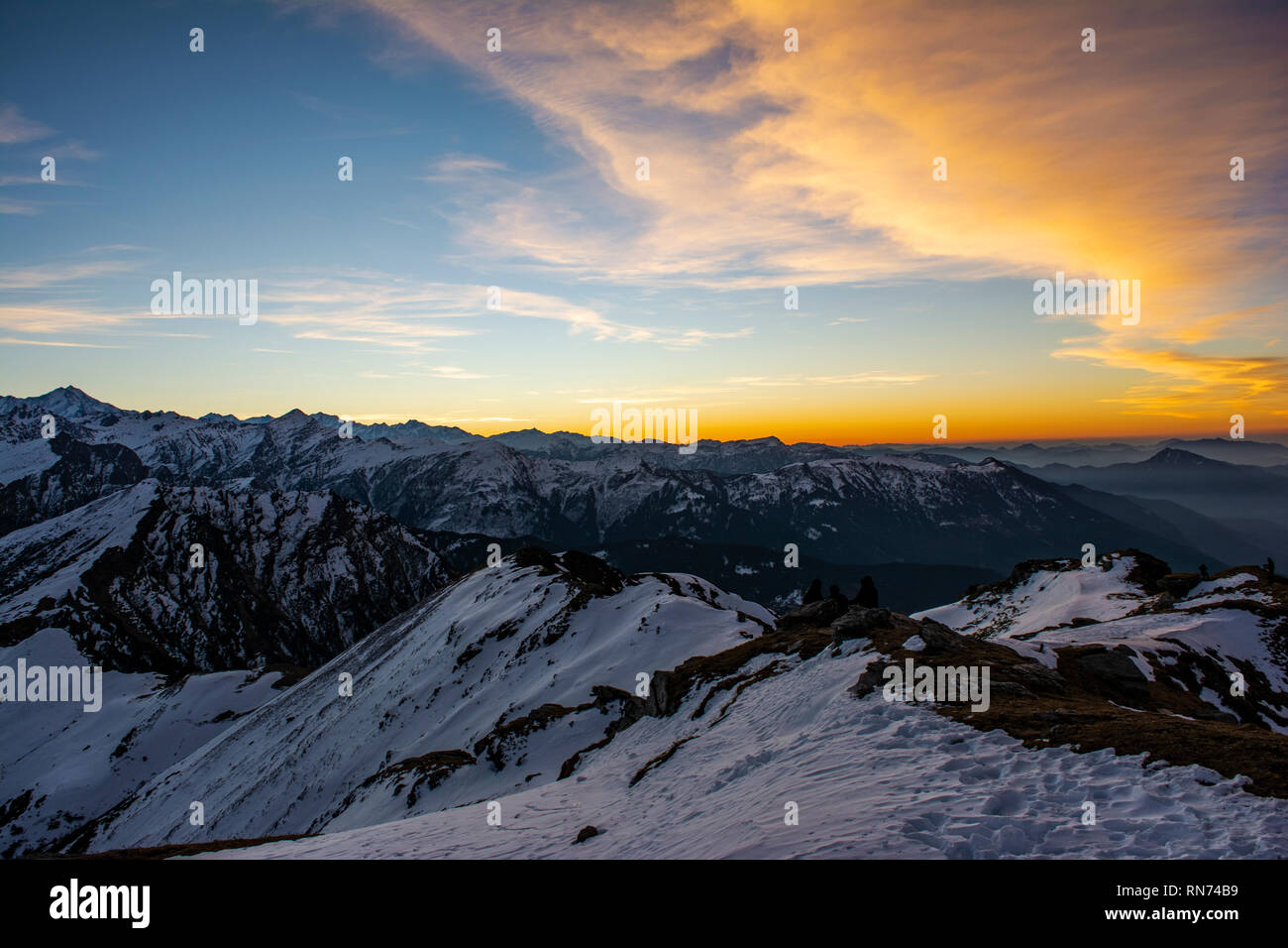 Kedarkantha trek hi-res stock photography and images - Alamy