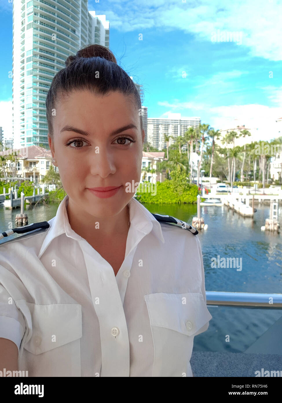 Proffesional make hi-res stock photography and images - Alamy