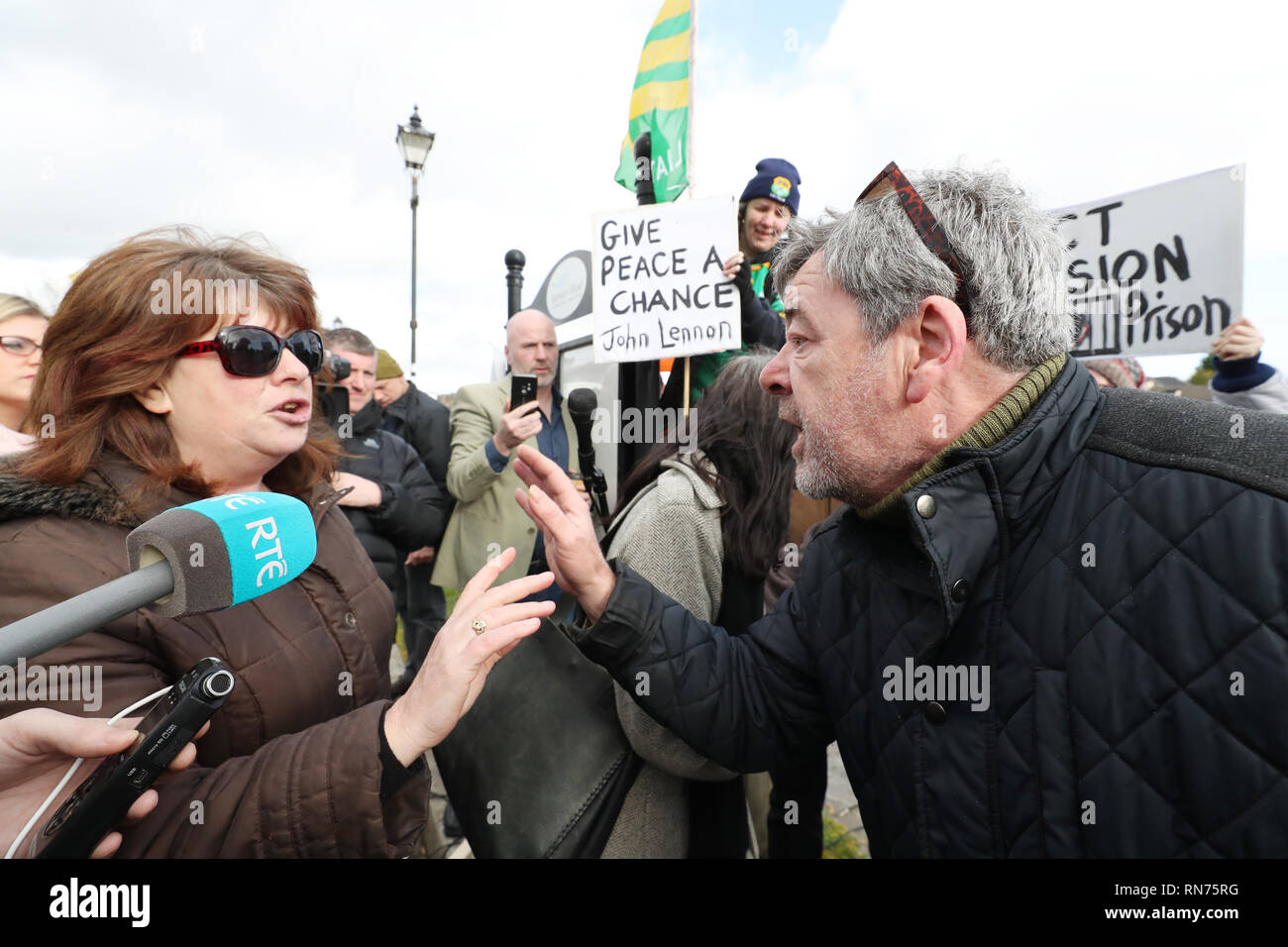 Refugee rally hi-res stock photography and images - Alamy