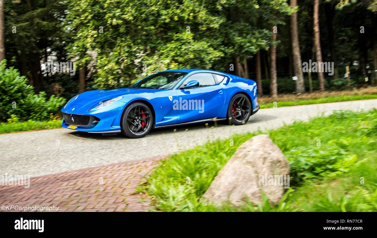 Blue ferrari hi-res stock photography and images - Alamy