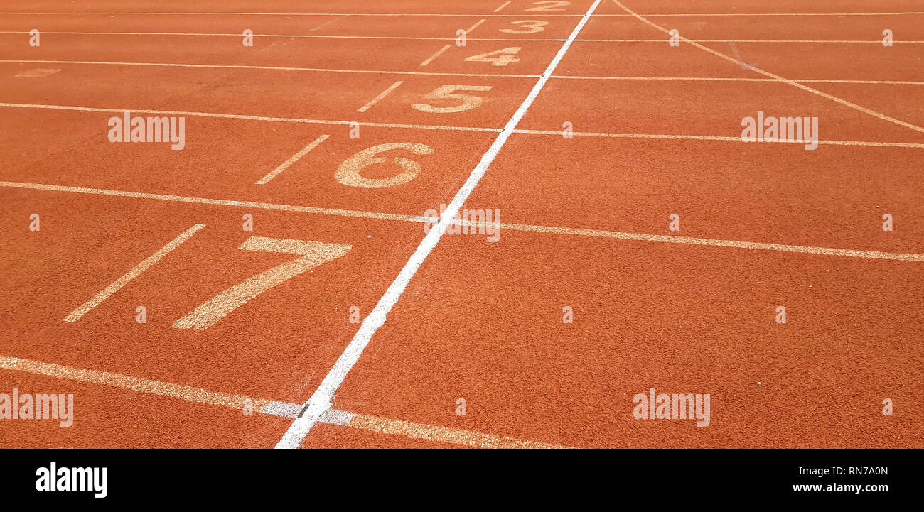 Track and field running finish line hi-res stock photography and images ...